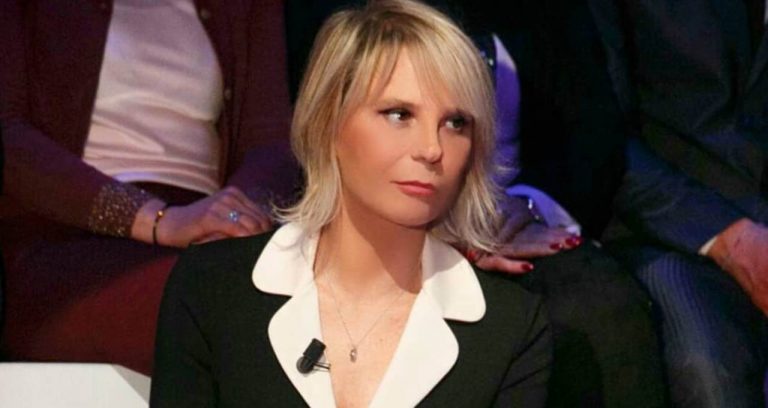 Uomini e Donne, un campione sul trono: Maria De Filippi va in gol con ...